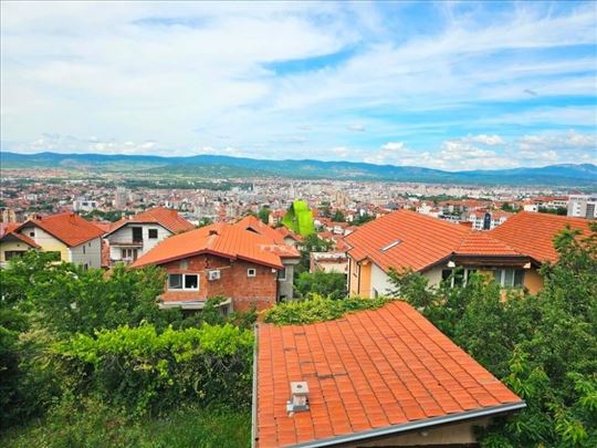 Porodična kuća sa prelepim pogledom na grad, Kalač