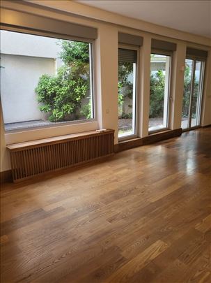 Izuzetan poslovni prostor 160 m² sa priv.dvorištem