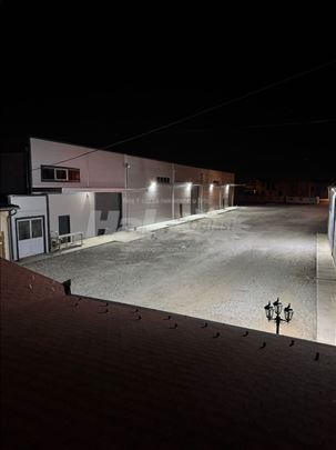 Izdajem halu 250m2 Batajnica - Ugrinovci
