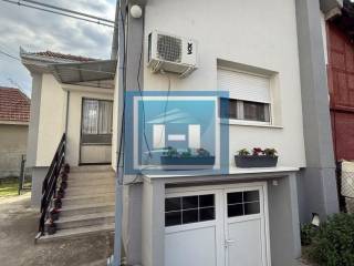 Samostalna porodična kuća 41 m², Jagodina