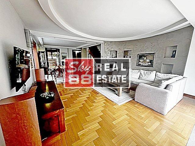 Samostalna porodična vila 330 m², novo, Beograd