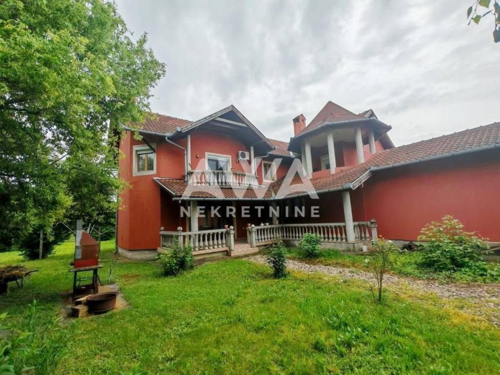 Samostalna porodična kuća 188 m², Apatin