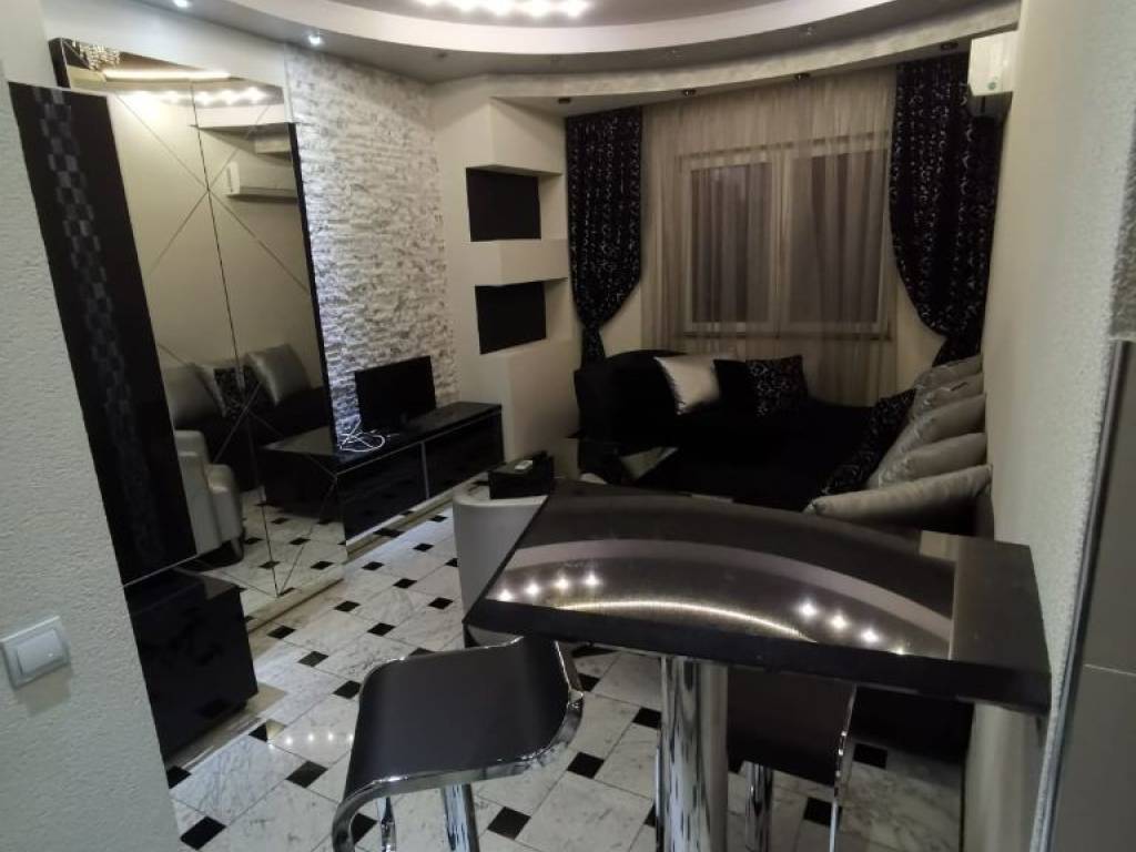 Radna soba Vojvode Takosica 48/6, Bulevar Nemanjića - Dom zdravlja - Bulevar zona III, Niš