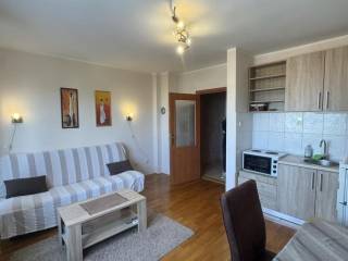 Jednosoban stan novo, treći sprat, Novi Sad