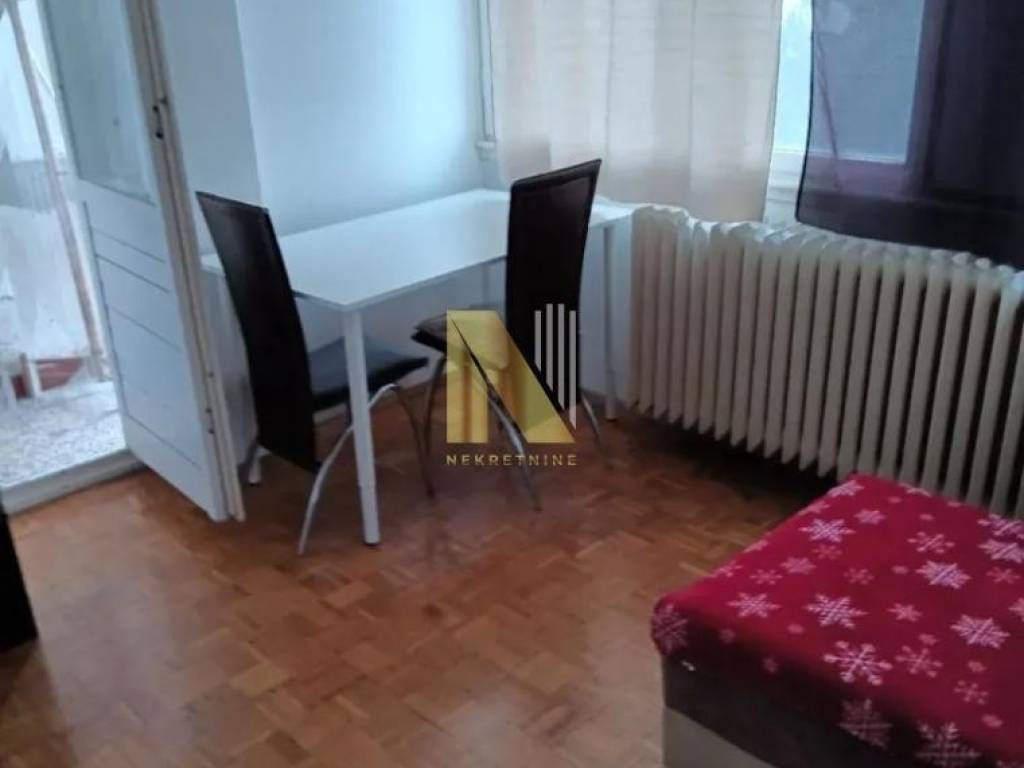 Garsonjera u dobrom stanju, osmi sprat, Liman III, Novi Sad