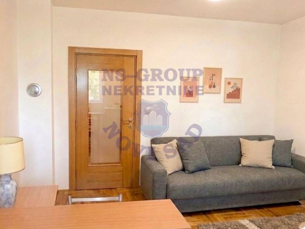 Garsonjera 23 m², Socijalno - Rotkvarija, Novi Sad