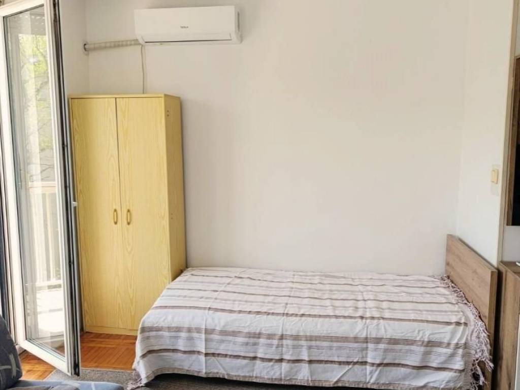 Stan treći sprat, Grbavica, Novi Sad
