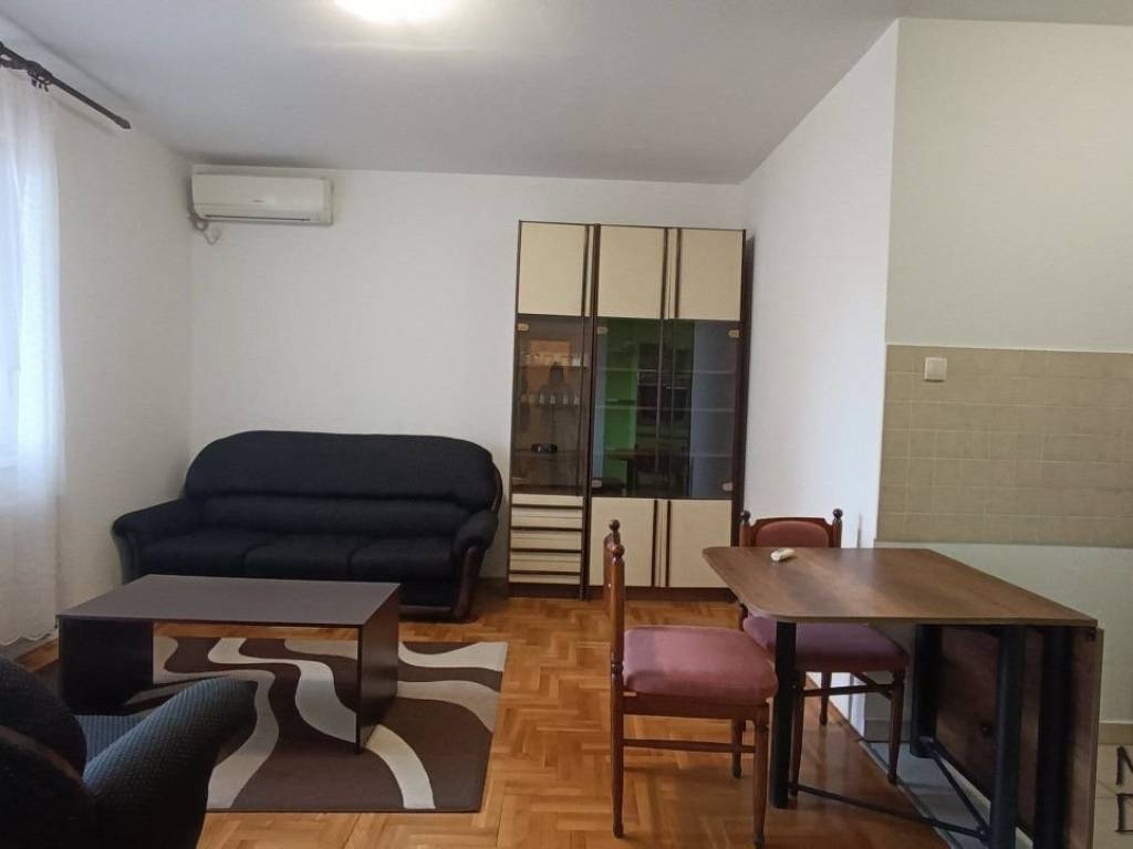Jednosoban stan prvi sprat, Stari Telep, Novi Sad