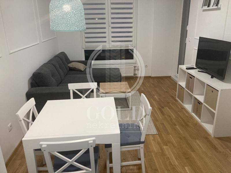 Dvosobni stan Aranj Janoša, Cara Dušana - Adamovićevo naselje - Futoška, Novi Sad