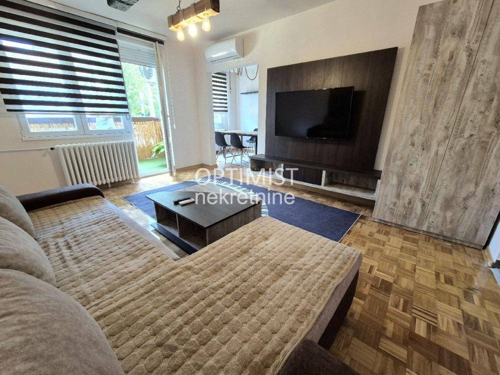 Dvosobni stan Nikolaja Gogolja, Banovo Brdo, Beograd