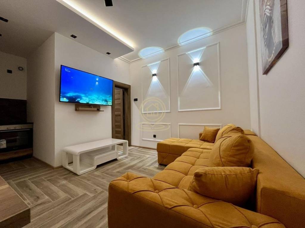 Dvosobni stan 43 m², Voždovačka crkva - FON - Saobraćajni fakultet, Beograd