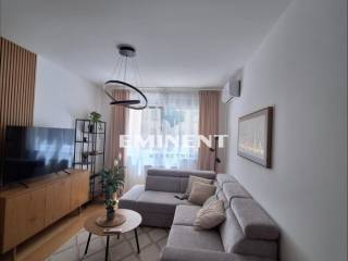 Trosobni stan Nodilova, Beograd