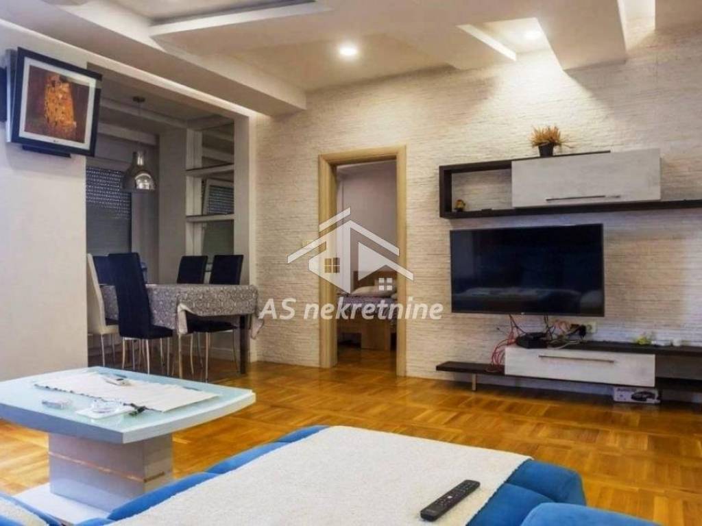 Trosobni stan novo, peti sprat, Cerak - Filmski Grad, Beograd