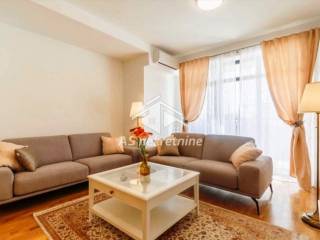 Trosobni stan novo, prvi sprat, Beograd na vodi - Palata pravde, Beograd