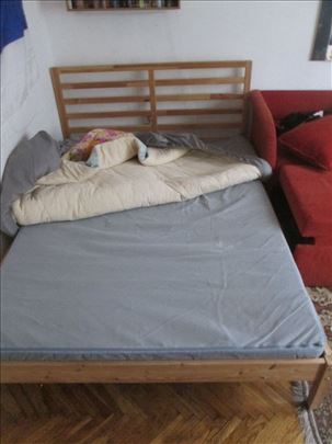 Bracni krevet 148x210, sa pratecim dušekom
