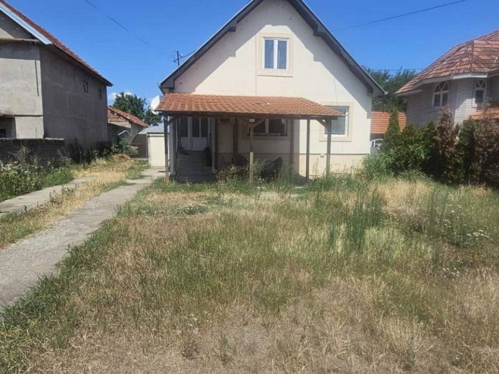 Samostalna porodična kuća 120 m², u dobrom stanju, Leskovac