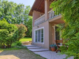 Samostalna porodična kuća 120 m², Centar, Irig