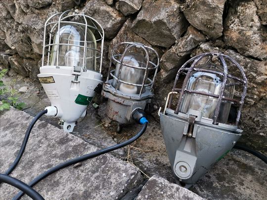 3 industrijske lampe