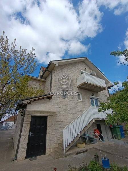 Samostalna porodična vila Nadežde Petrović, Bečmen - Dobanovci - Radiofar, Beograd