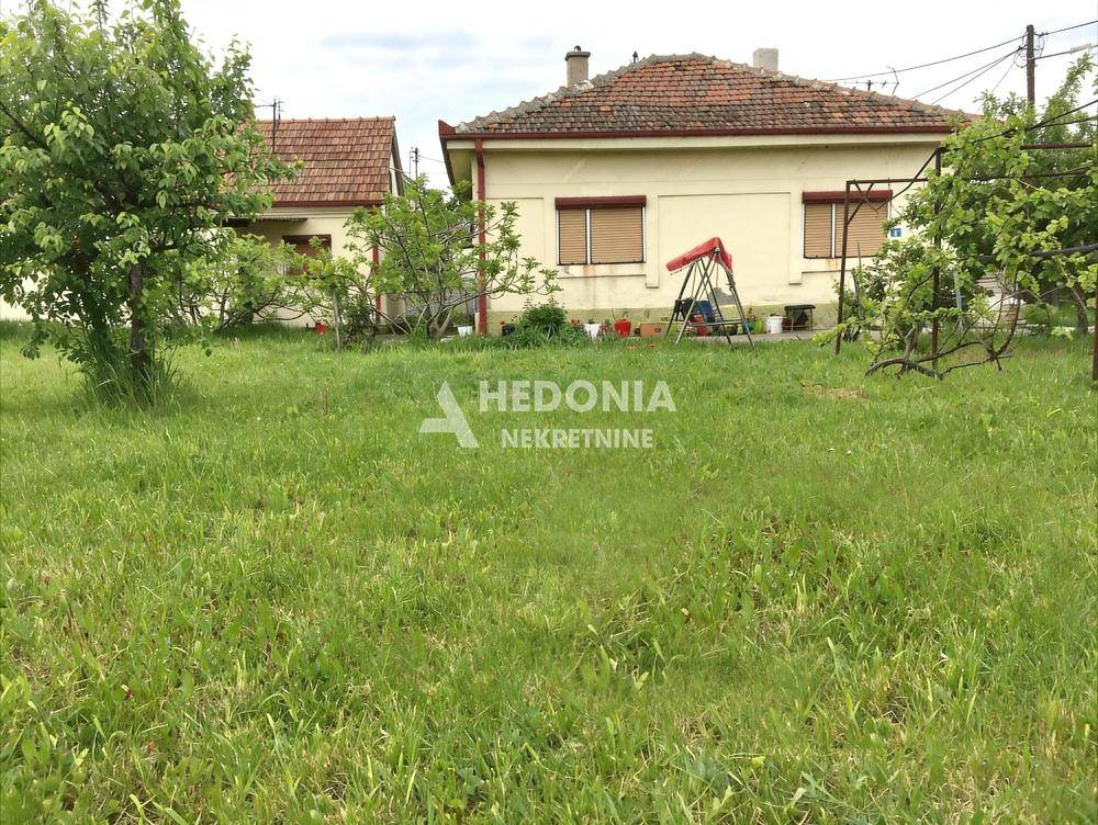 Samostalna porodična vila Zrenjaninski put, Krnjača - Kotež - Ovča, Beograd