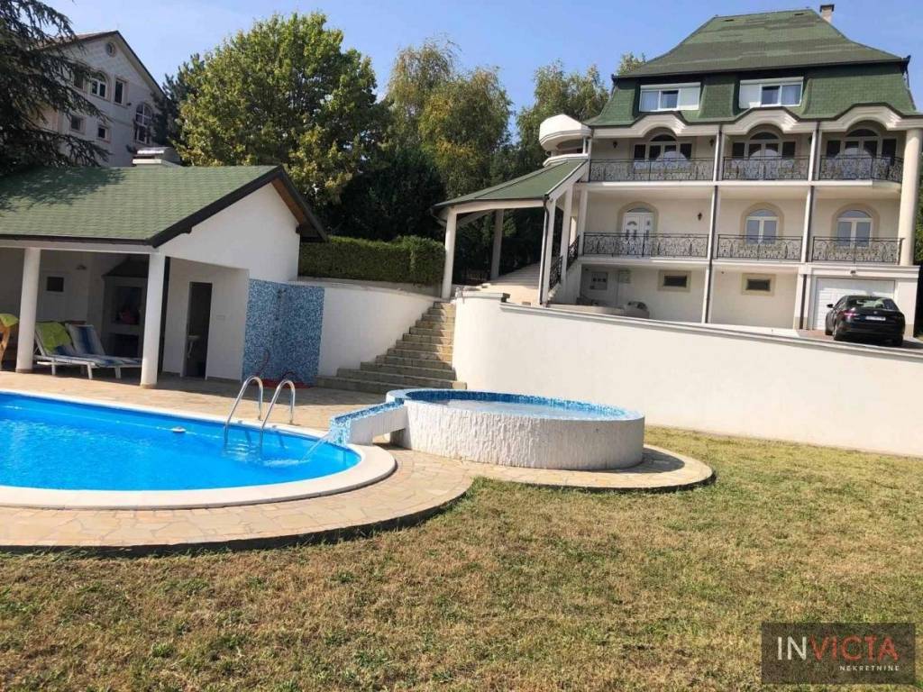 Samostalna porodična vila 660 m², novo, Novi Sad