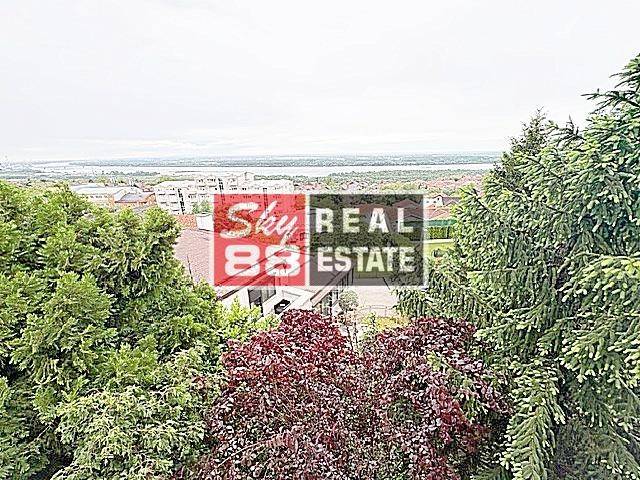 Samostalna porodična vila 415 m², novo, Beograd