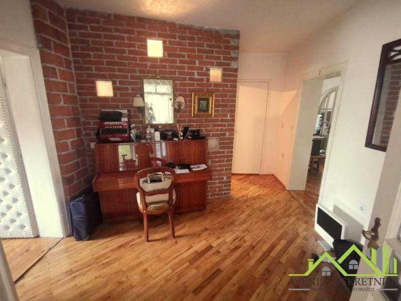 Samostalna porodična kuća 417 m², Čair, Niš
