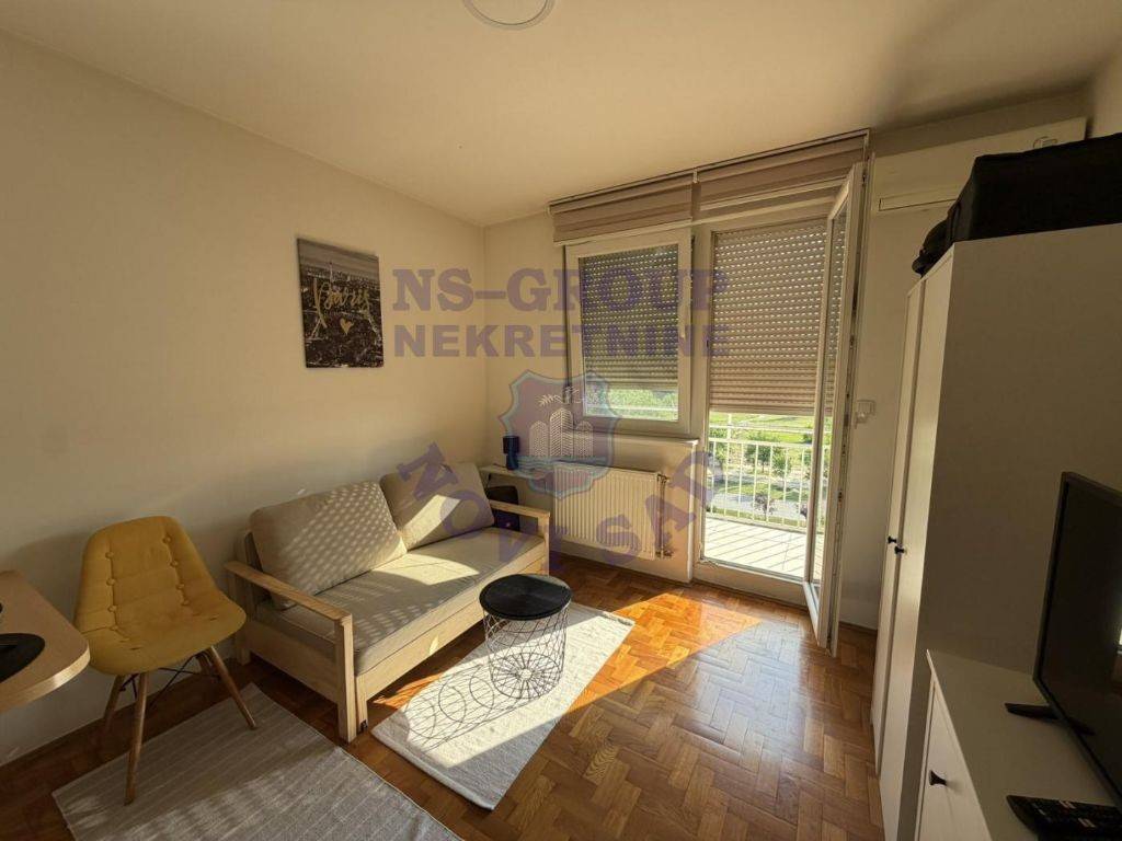 Garsonjera u dobrom stanju, šesti sprat, Stara Detelinara - Nova Detelinara, Novi Sad