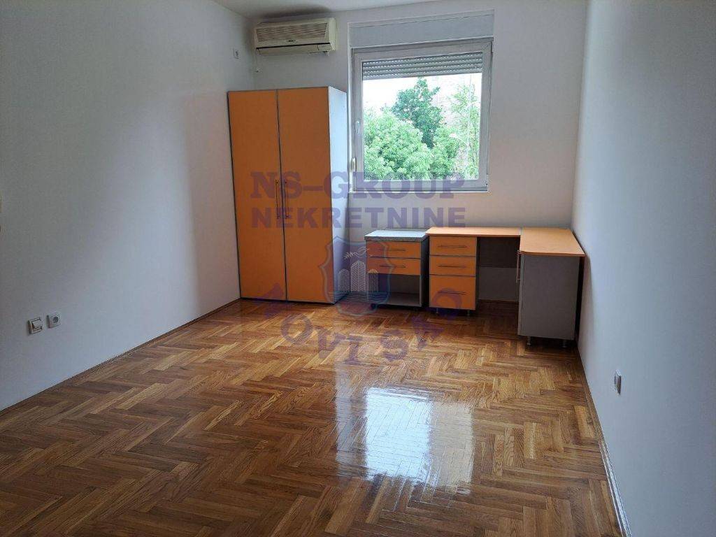 Radna soba bbb, Grbavica, Novi Sad