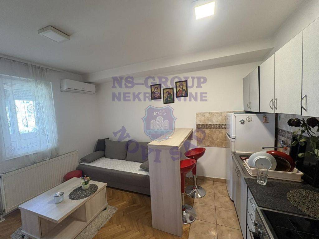 Radna soba peti sprat, Spens, Novi Sad