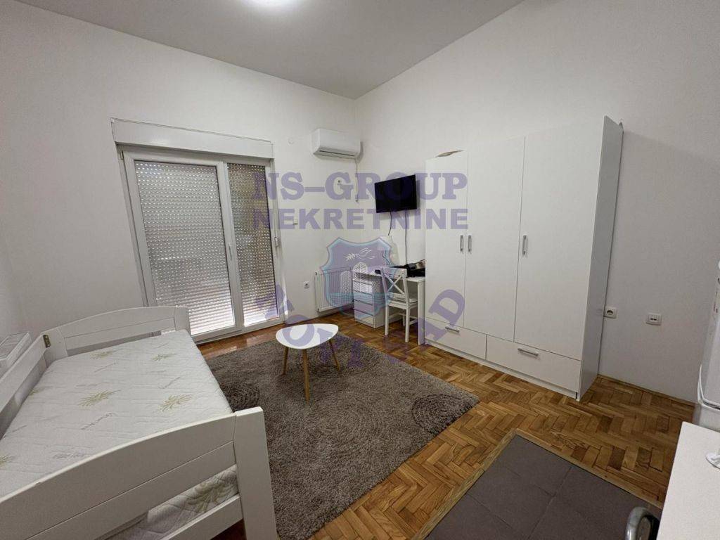 Garsonjera 24 m², Grbavica, Novi Sad