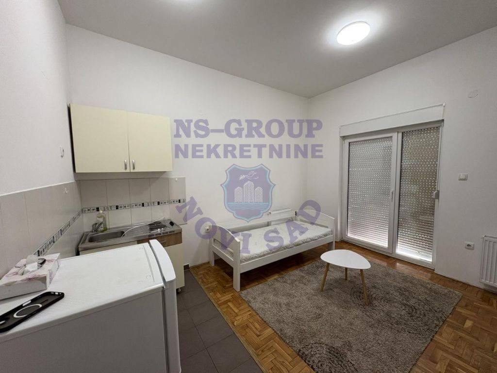 Garsonjera 24 m², Grbavica, Novi Sad