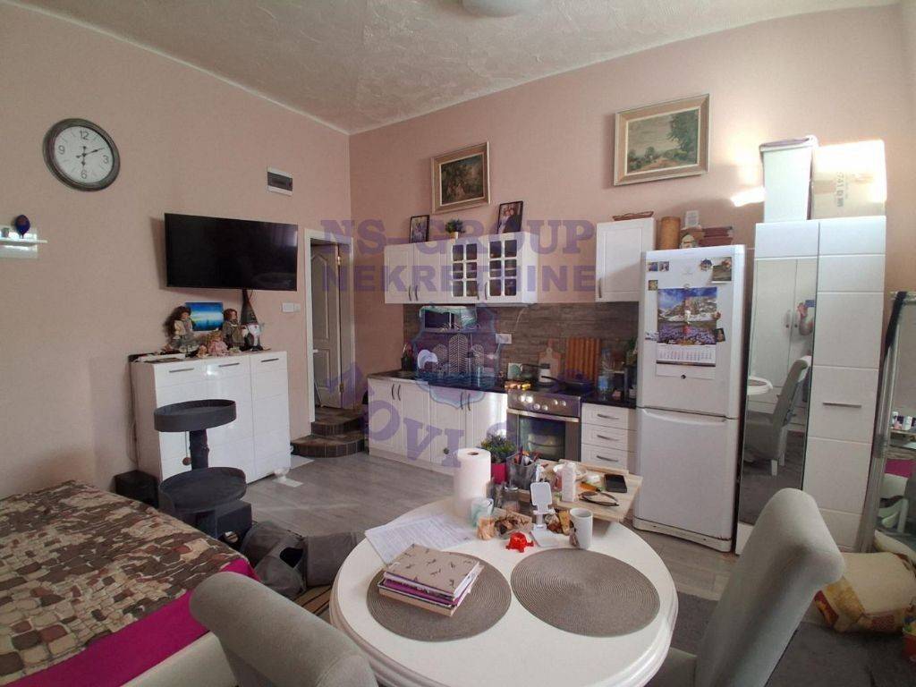 Radna soba 29 m², Salajka, Novi Sad