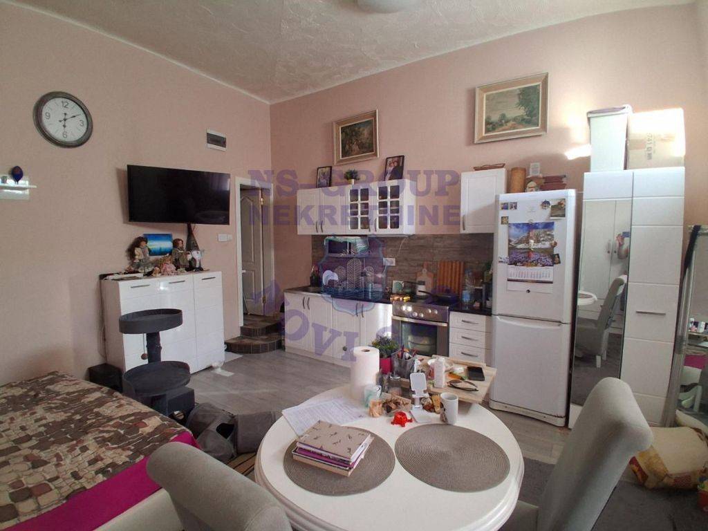 Radna soba 29 m², Salajka, Novi Sad