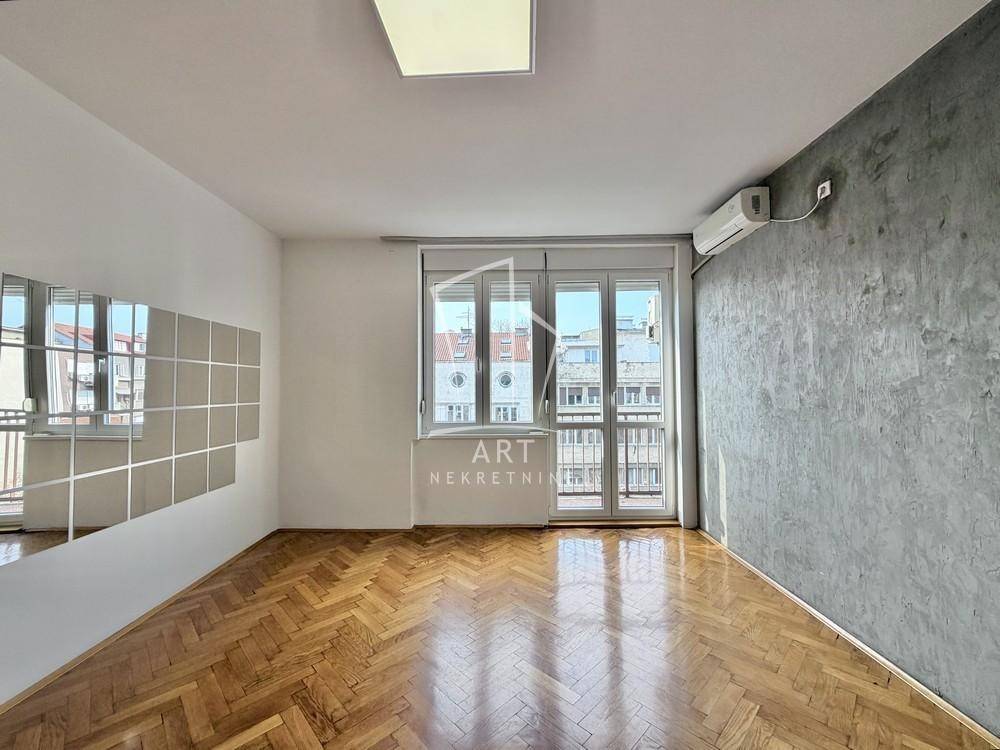 Dvosobni stan Cara Dušana, Dorćol, Beograd