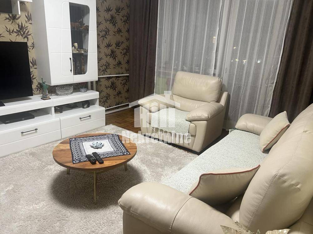 Četvorosobni stan Karađorđeva, Donji Grad, Beograd