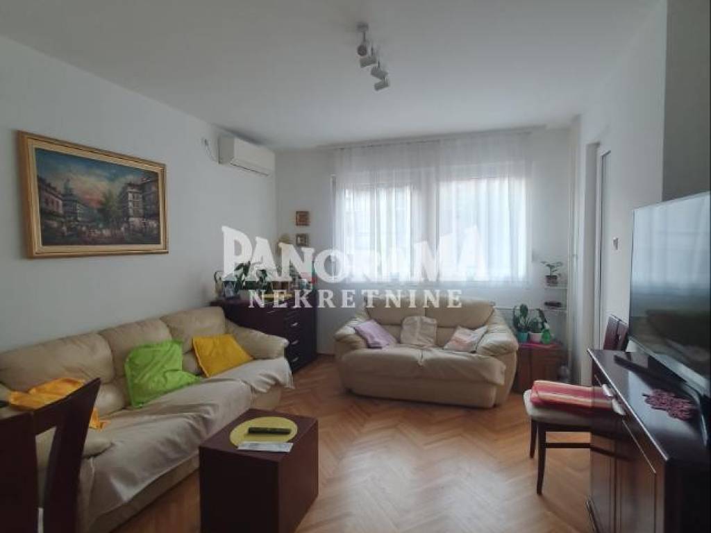 Četvorosobni stan Kumanovska, Kalenić - Slavija - Cvetni Trg, Beograd