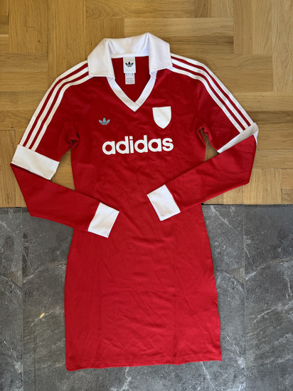 ADIDAS Haljina Red Graphic Football Jersey XS