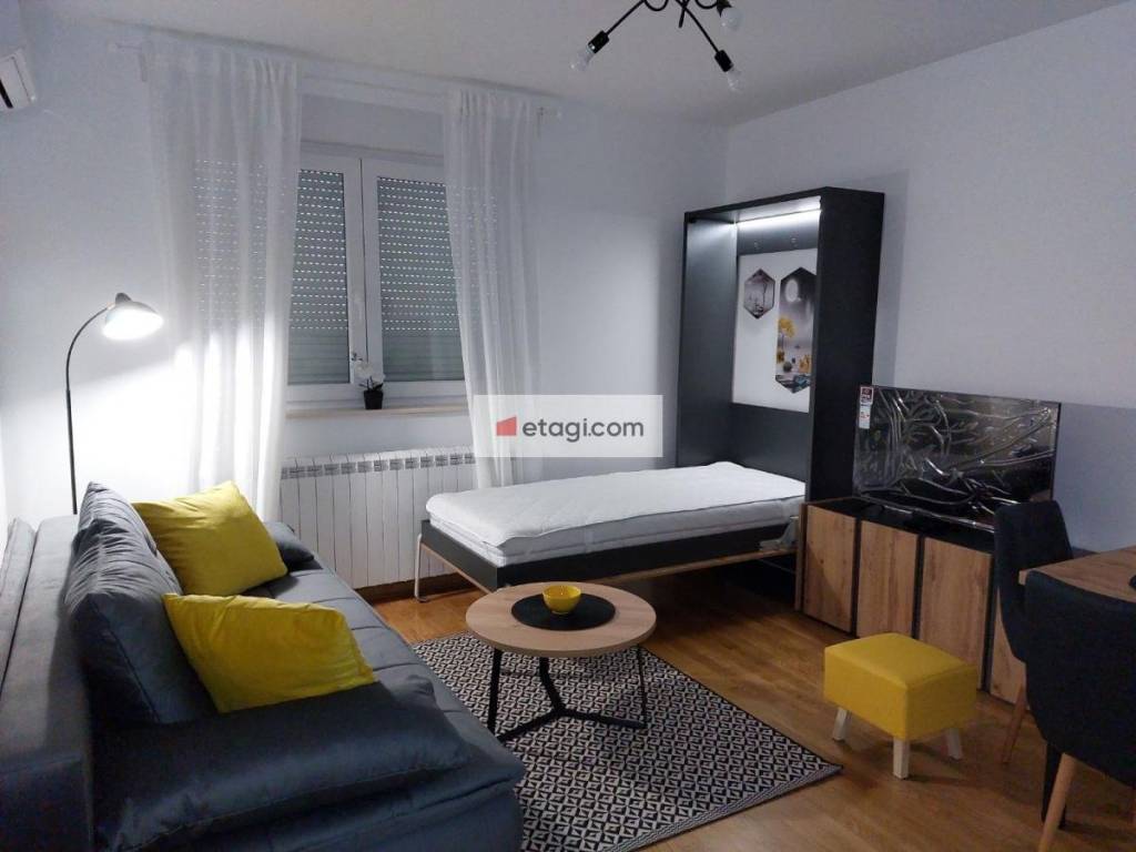 Garsonjera u dobrom stanju, prvi sprat, Autokomanda, Beograd