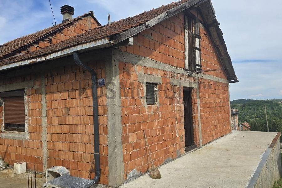 Samostalna porodična vila Put za Stublove 2.deo, Ripanj - Šuplja Stena, Beograd