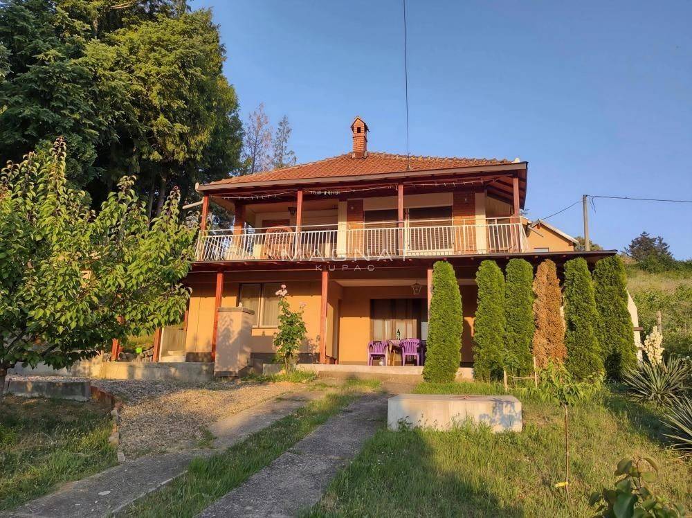 Samostalna porodična kuća 95 m², Mali Požarevac, Beograd