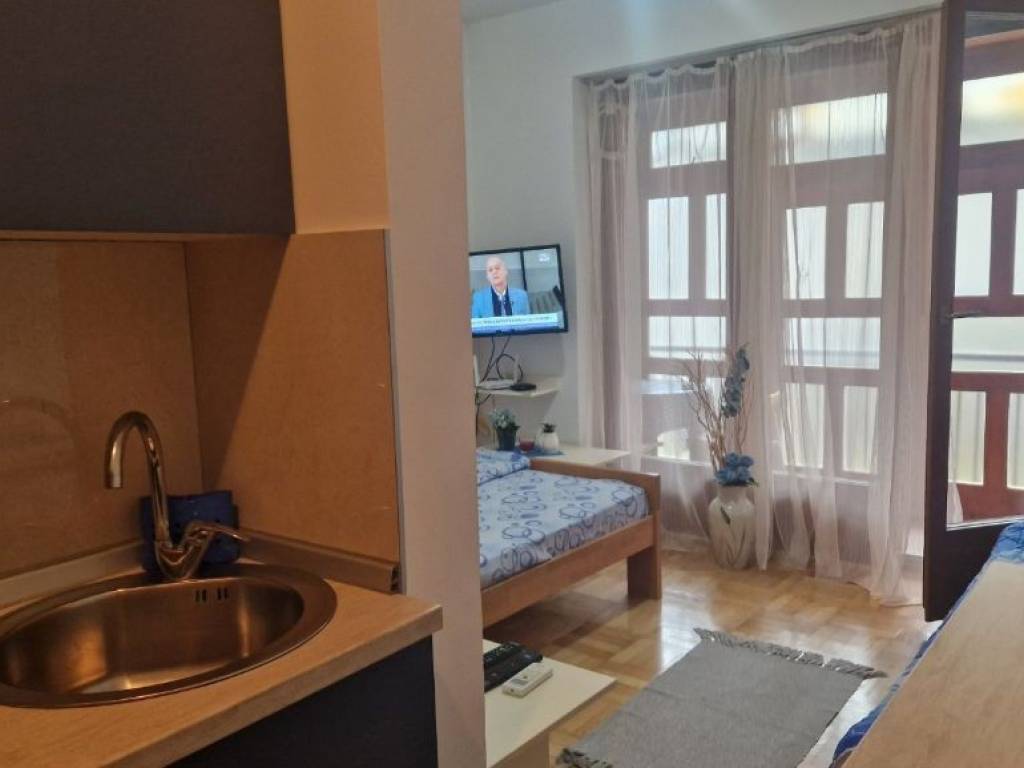 Radna soba u dobrom stanju, Sunčani breg, Vrnjačka Banja