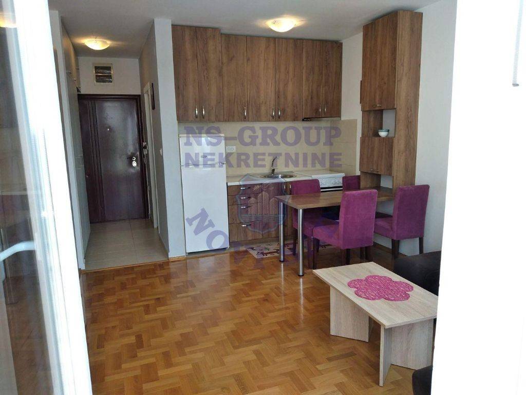 Radna soba 24 m², Stari Telep, Novi Sad