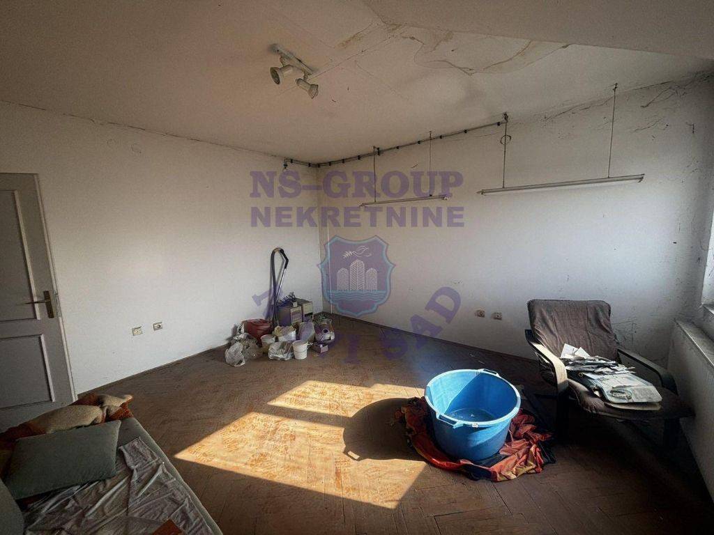 Radna soba 26 m², Stari Grad, Novi Sad