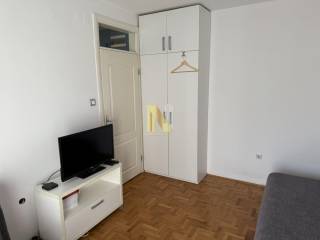 Jednosoban stan četvrti sprat, Novi Sad