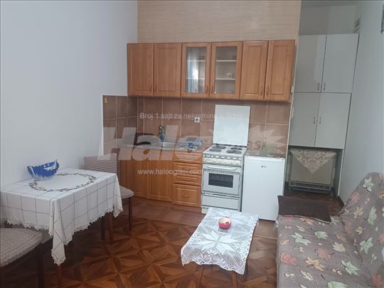 Prodaje se garsonjera u Borči