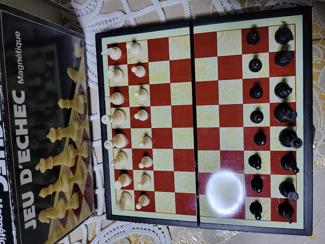 Sah,magnetna tabla.