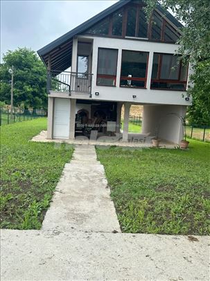 Beograd -Surcin kuca na obali Save uz Expo