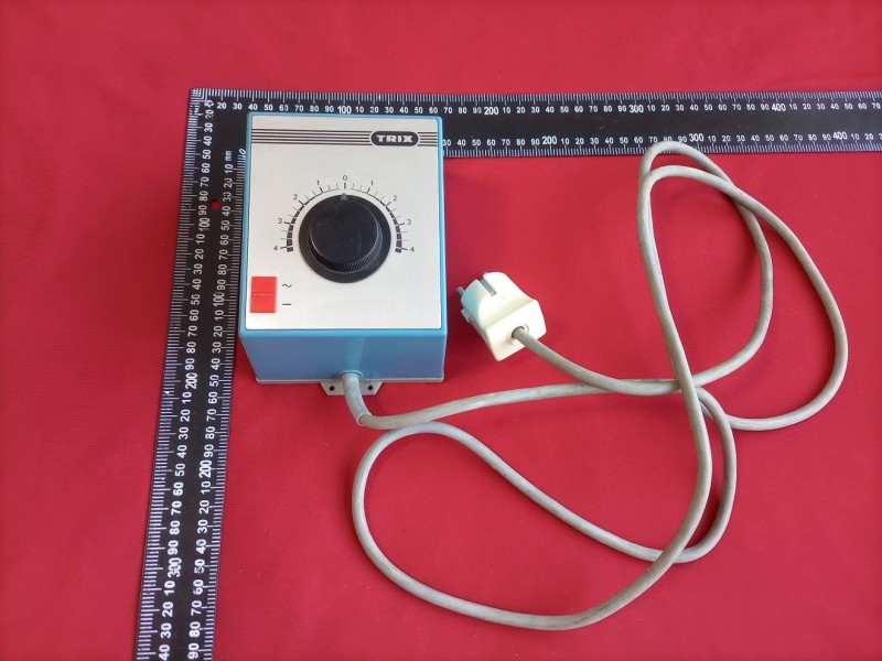 TRIX TRANSFORMATOR ZA MINI ZELEZNICU