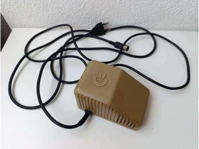 Commodore original adapter - napajanje